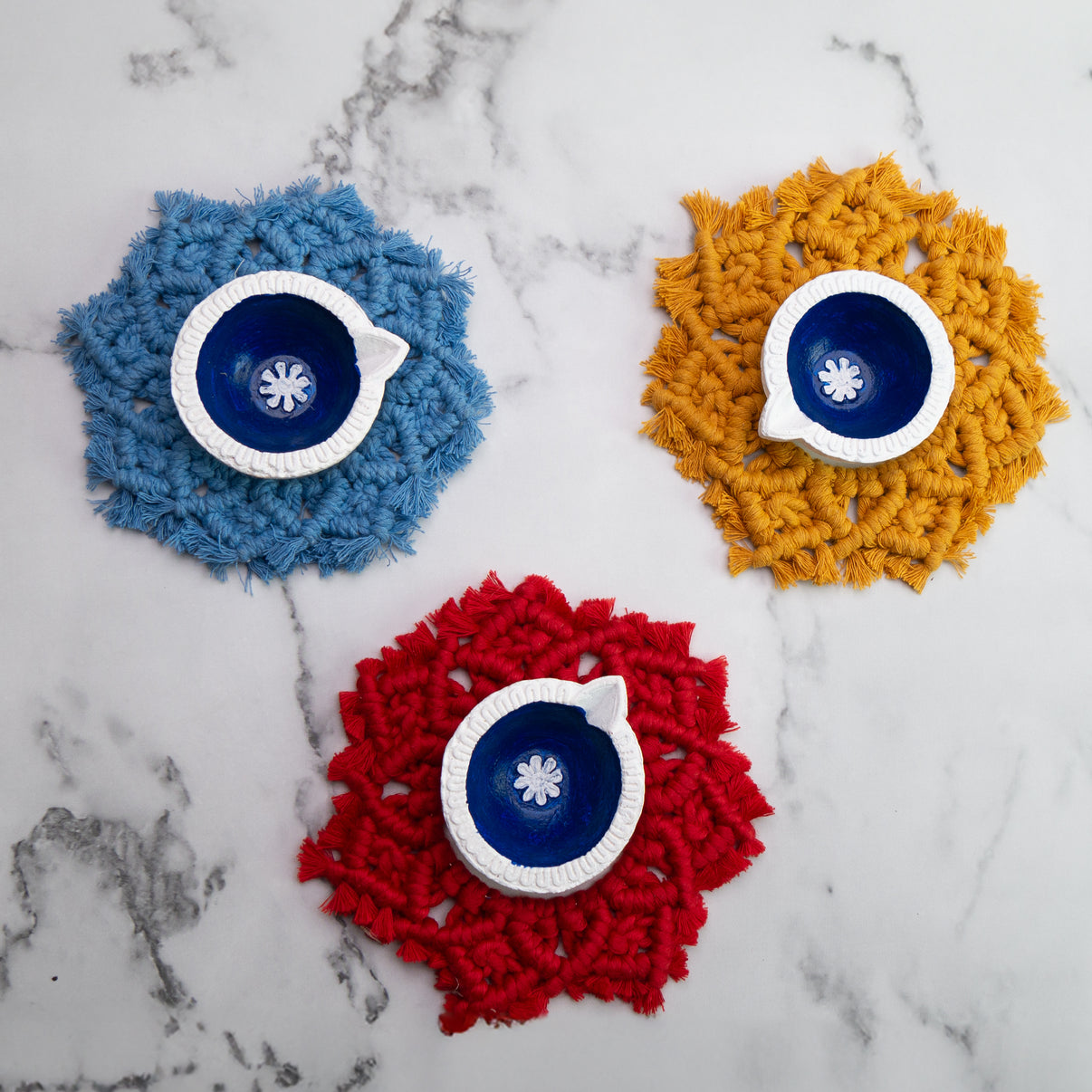 Diwali Decorated Diya with Handmade Macrame Diya Holder | Set of 3 ...